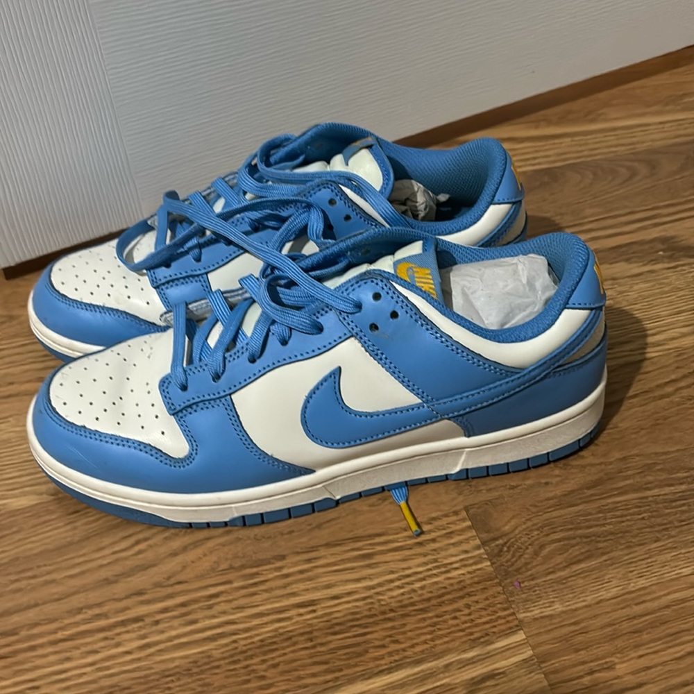 Blue Nike Sneakers - Gem